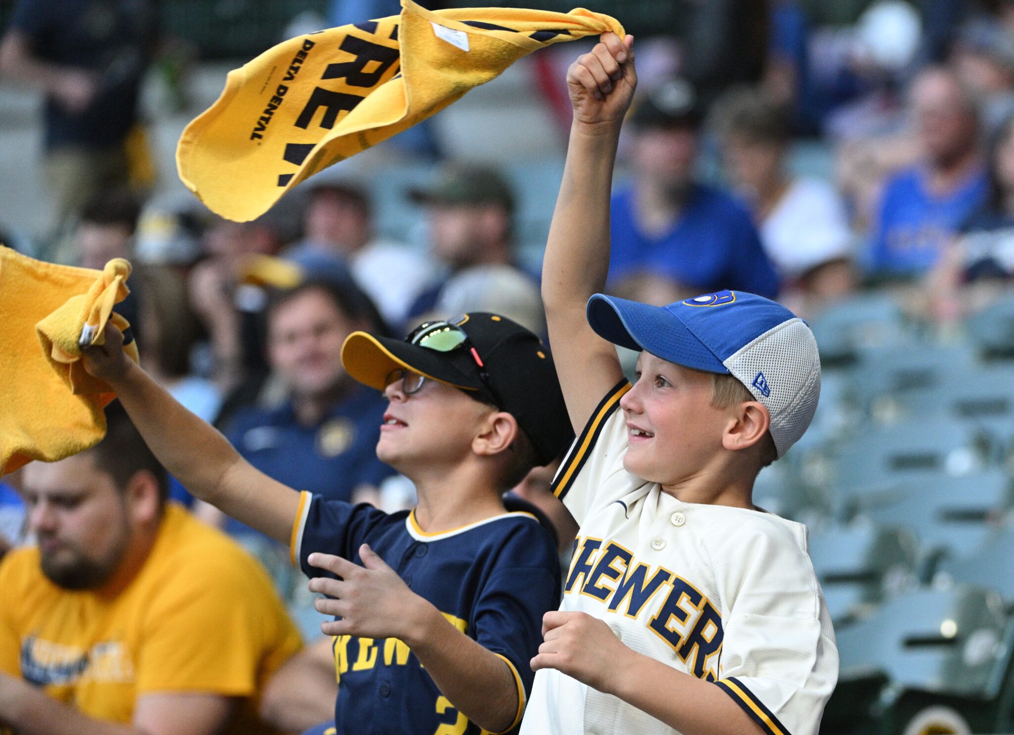 Milwaukee Brewers Season Ticket Holders Provide A Sneak Peak Of Amazing ...