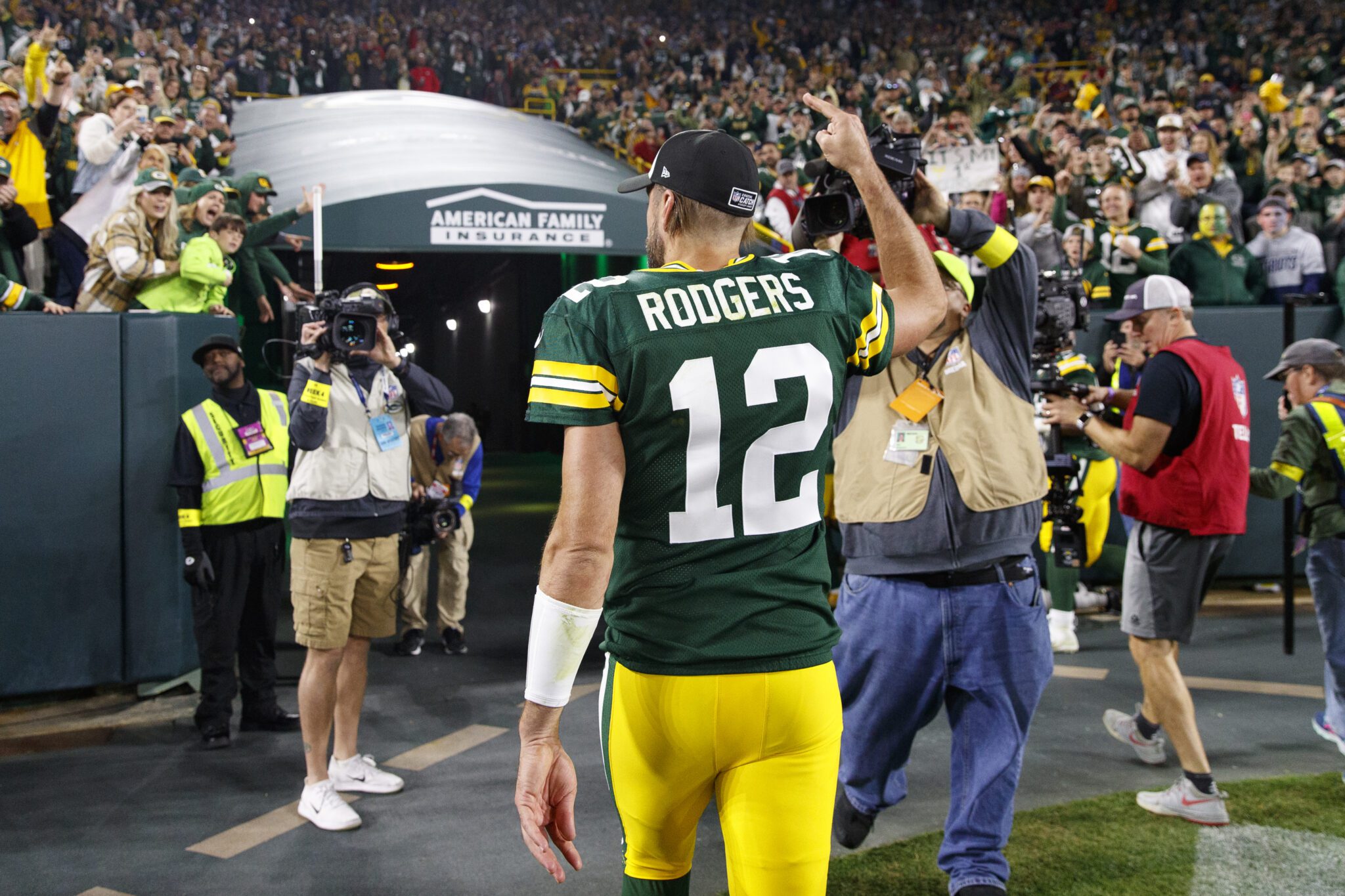Green Bay Packers Fans Are FURIOUS With Where ESPN Ranked Aaron Rodgers ...
