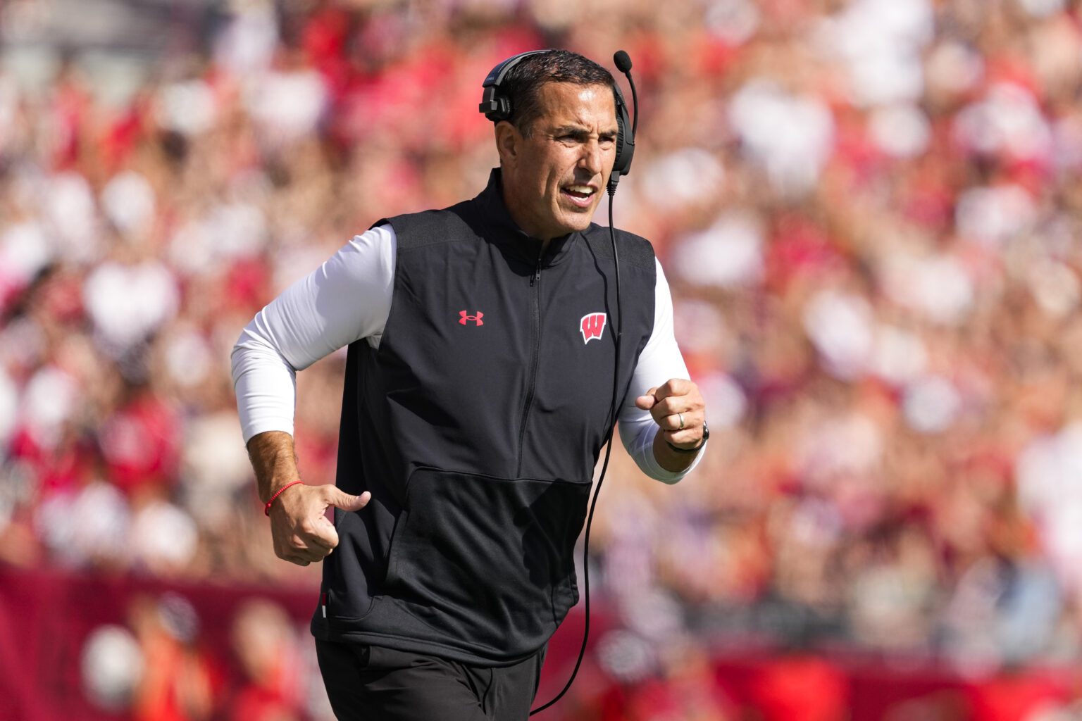 BREAKING: Badgers Steal National Champion Away From Michigan Wolverines ...