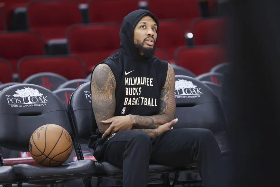 Milwaukee Bucks: Shocking Damian Lillard Move Leaves Team With ...