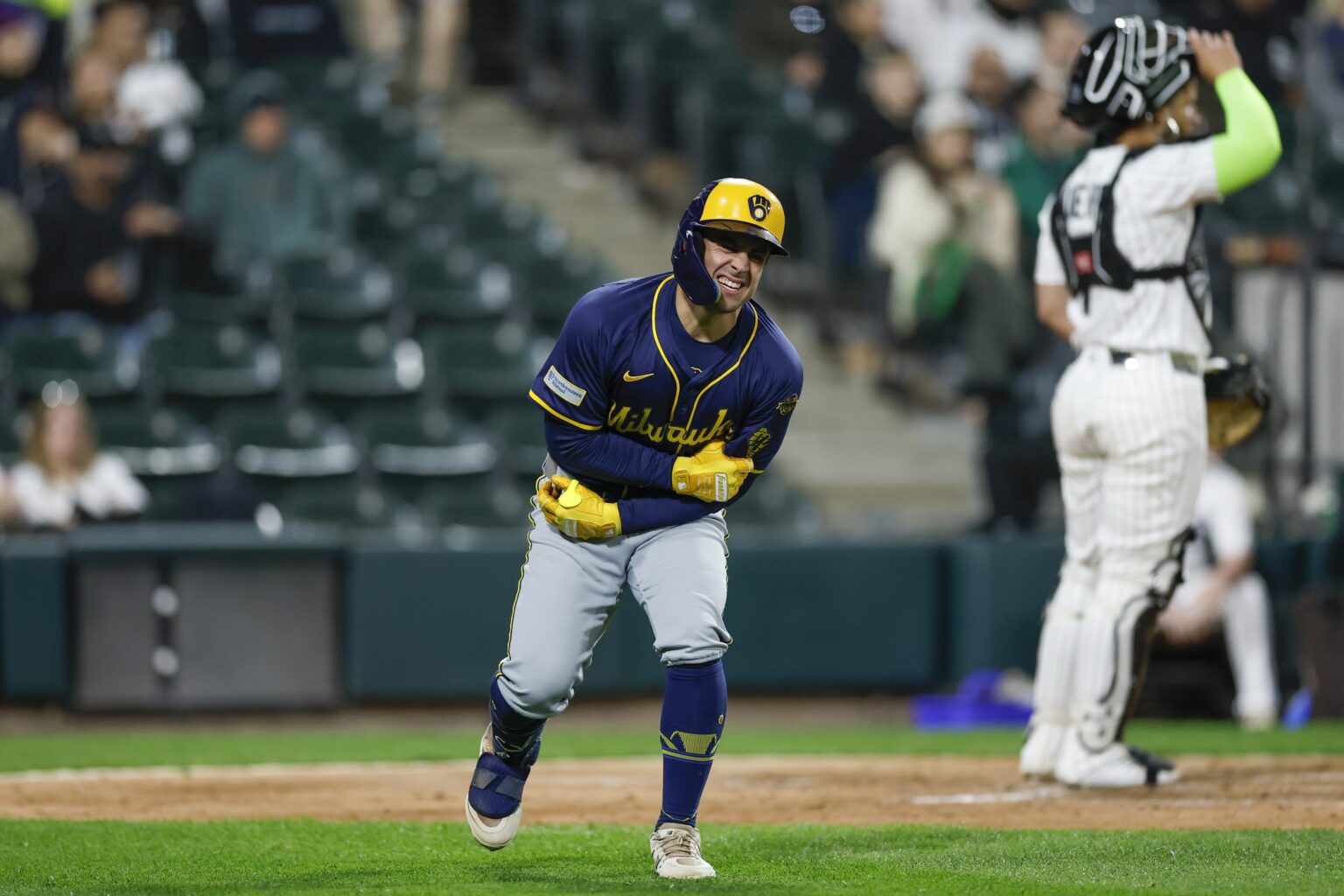 Milwaukee Brewers Have Concerning News On Sal Frelick After Early Exit ...