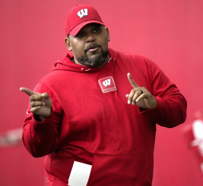 Wisconsin Football: Impressive 2026 DL Announces Kentucky Commitment