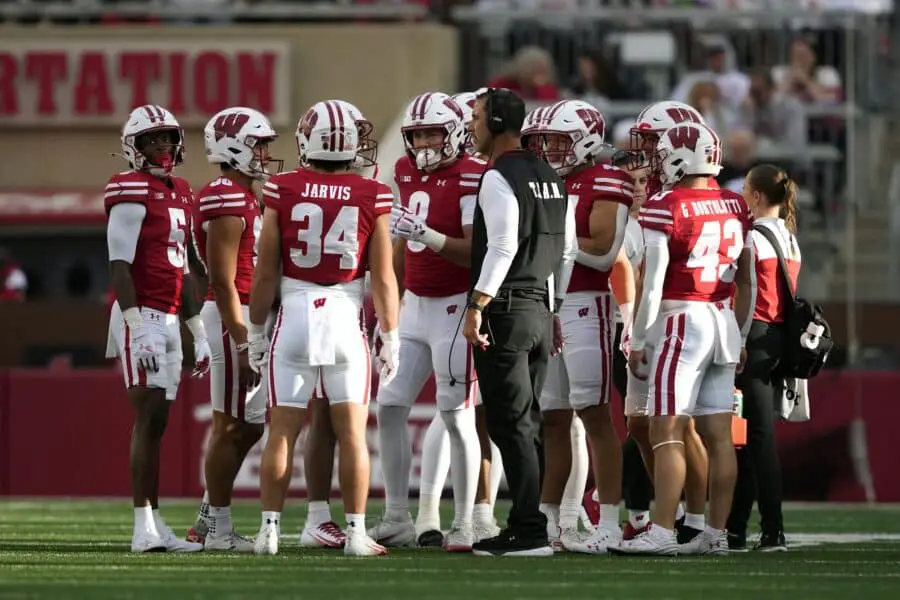 Promising Wisconsin Badgers QB Announces Transfer Decision For 2025