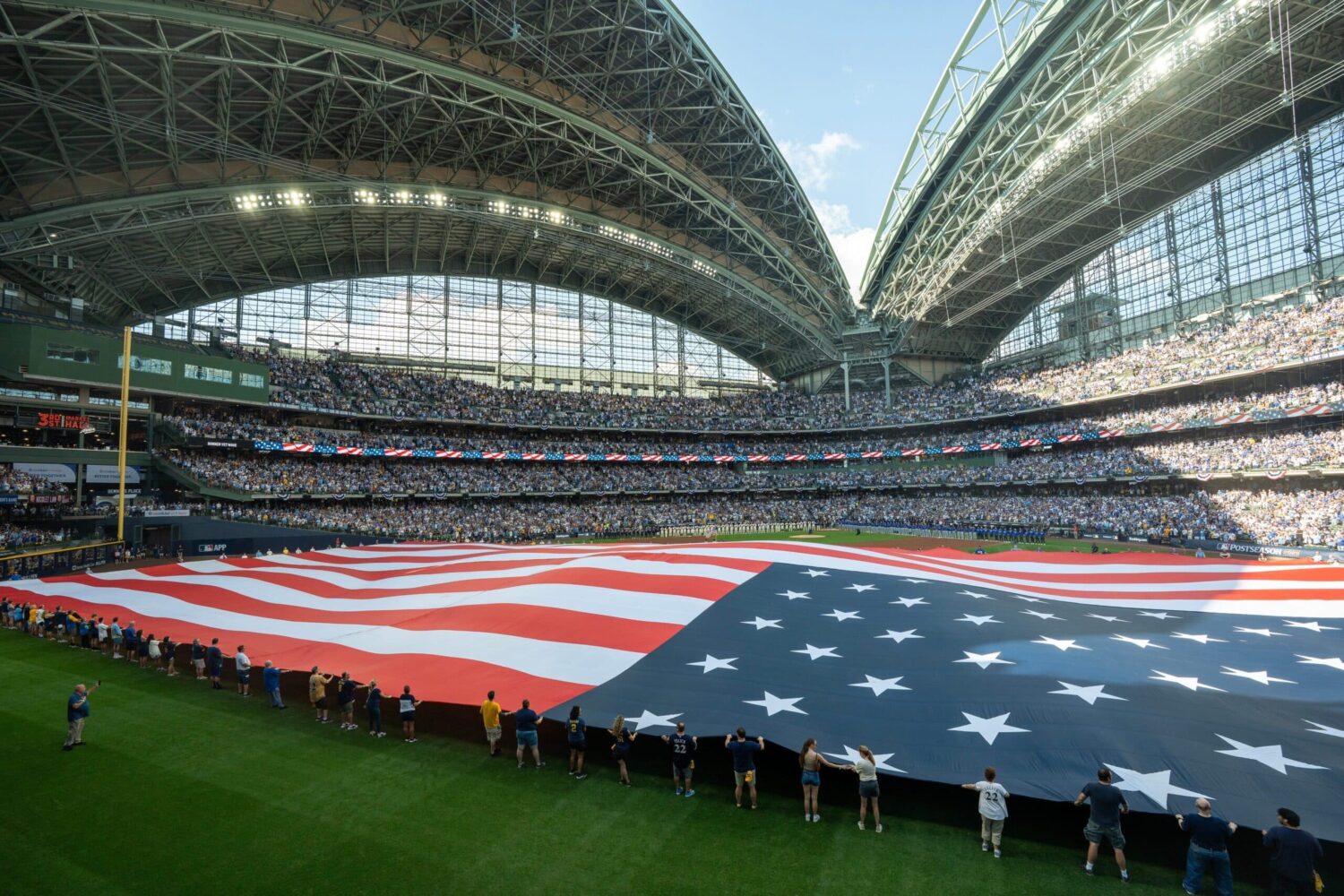 Cubs Fans Roasted After Complaints About Brewers Roof Positioning Falls ...