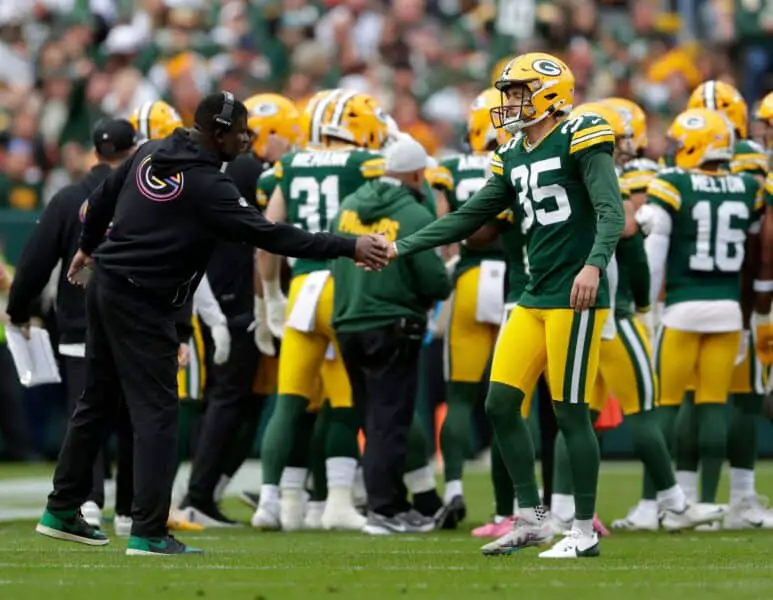 Packers' Kicker Concerns Nearing Crisis After 2 Missed XPs Vs Giants
