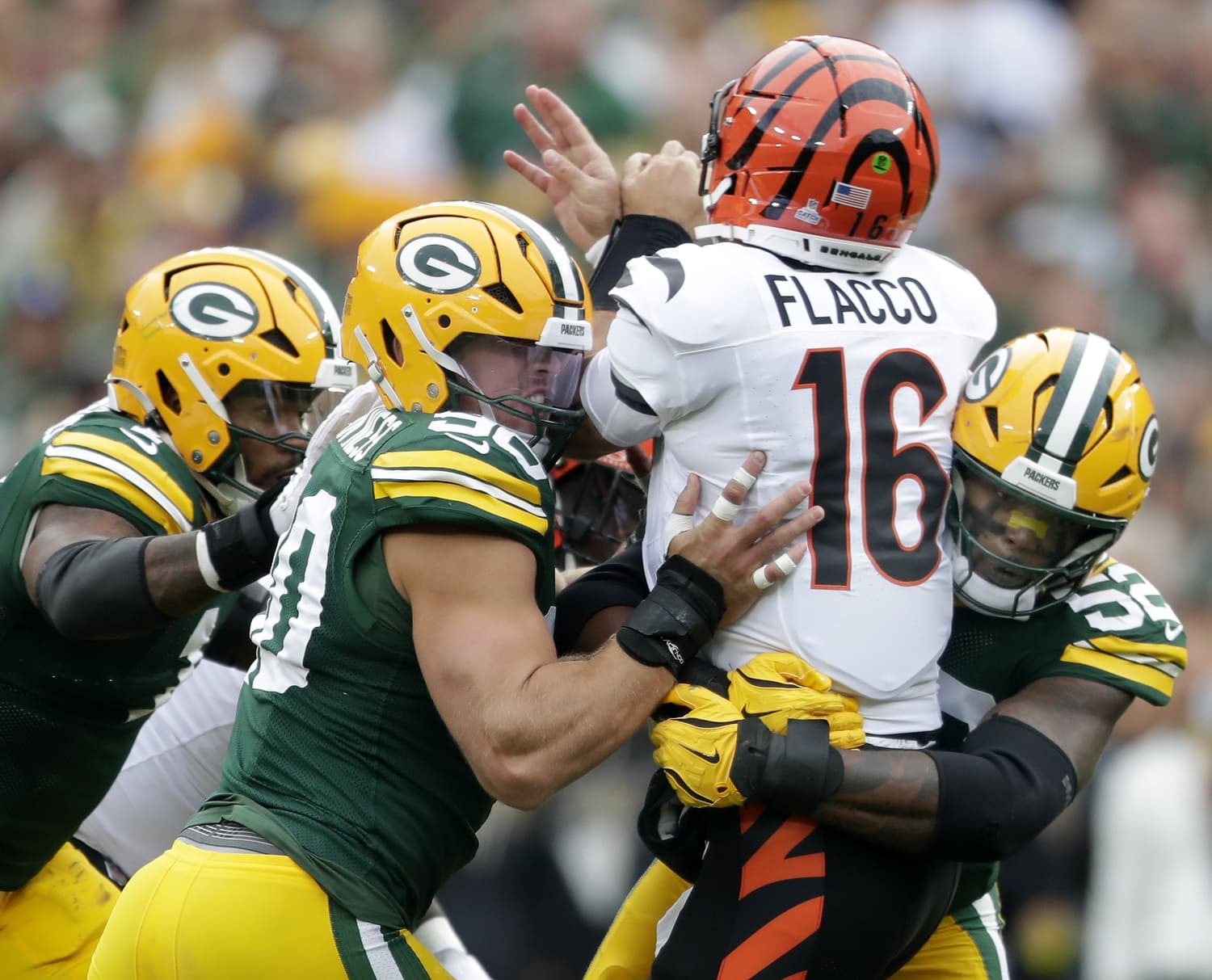 Packers LB Lukas Van Ness' Fiery Reaction To Micah Parsons ...