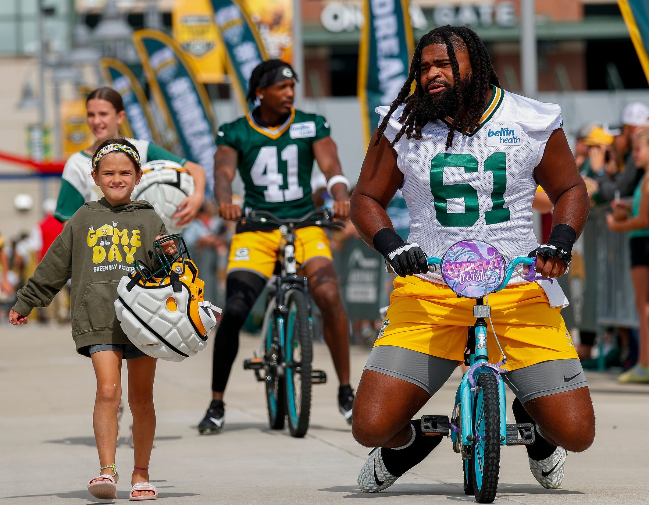 Familiar-Faced Lecitus Smith Returns To The Packers For Another Spell