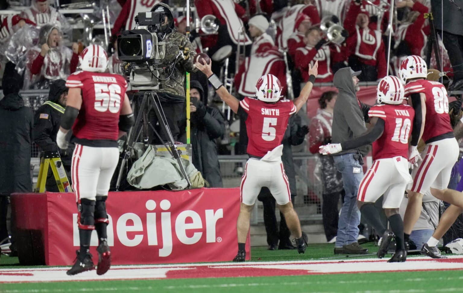 Wisconsin Badgers' Freshman QB Tasked With Daunting First Collegiate Start
