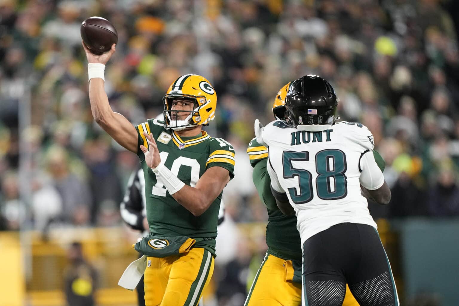 Packers' Jordan Love Makes Blunt Admission About Playing Without Tucker ...