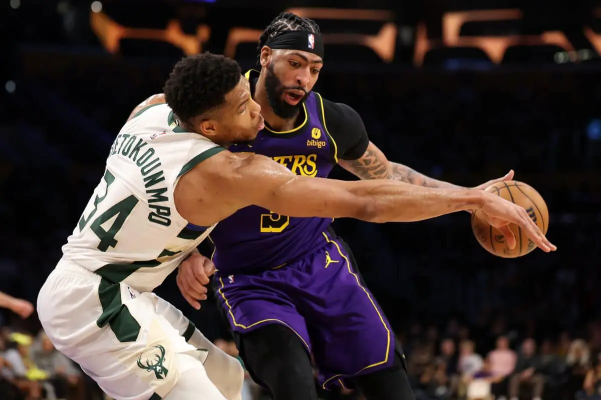 New Anthony Davis Trade Scenario Highlights Bucks Desperation On ...