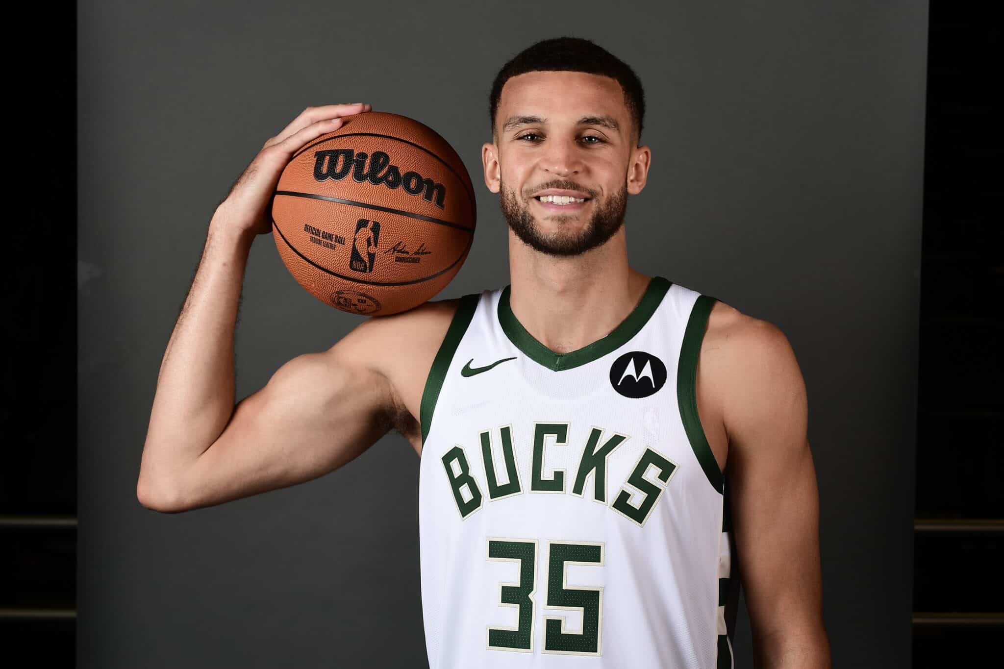 Young Bucks Big Learning From Giannis Antetokounmpo