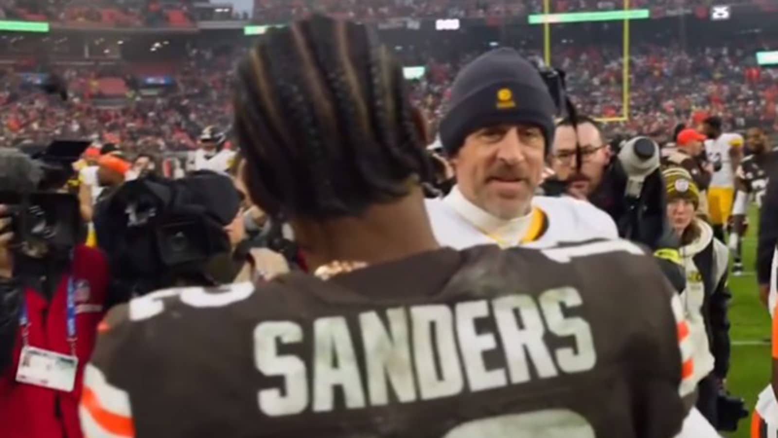 Aaron Rodgers’ Postgame Message To Shedeur Sanders Caught On Video